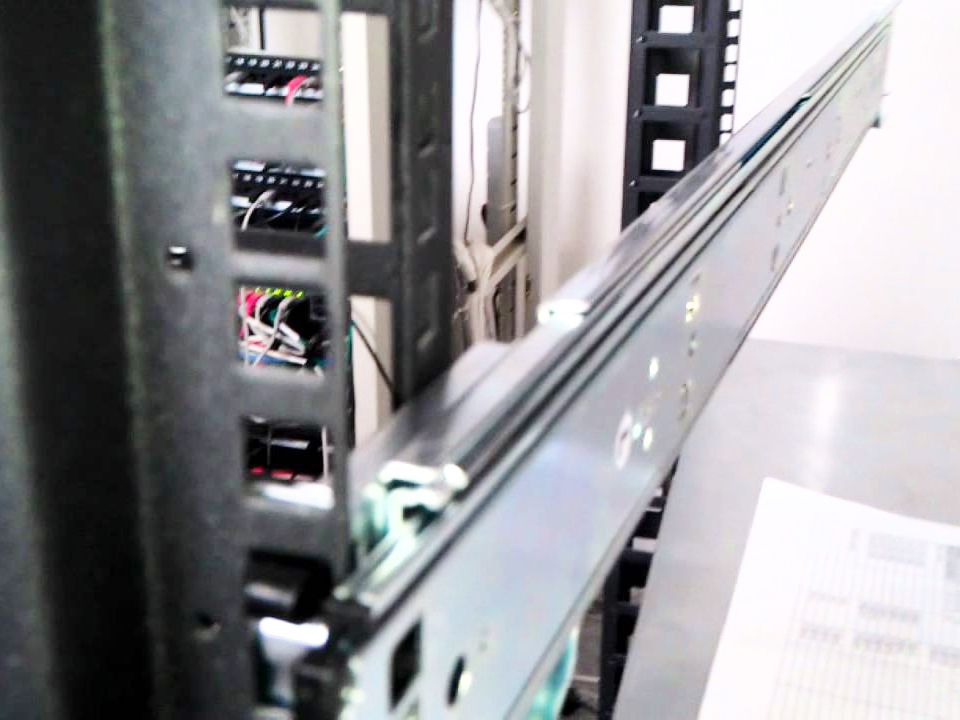 Tips Menata Server ke Dalam Rack Cabinet